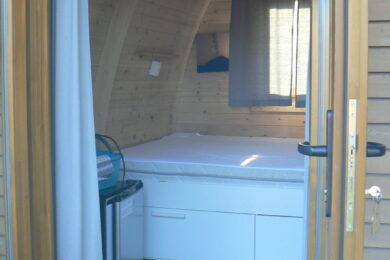 Slapen in de natu­ur: dat kan in de pod­hous­es van Cam­p­land - Campland Arcen