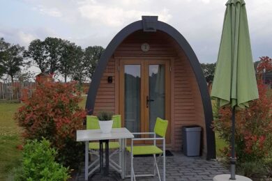 Slapen in de natu­ur: dat kan in de pod­hous­es van Cam­p­land - Campland Arcen